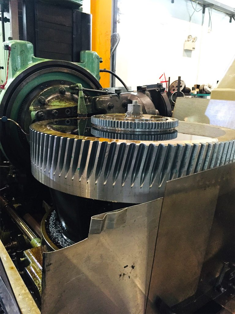 Spline Shaft Hobbing Machine: Keyways, Pinion, & Bevel Gears